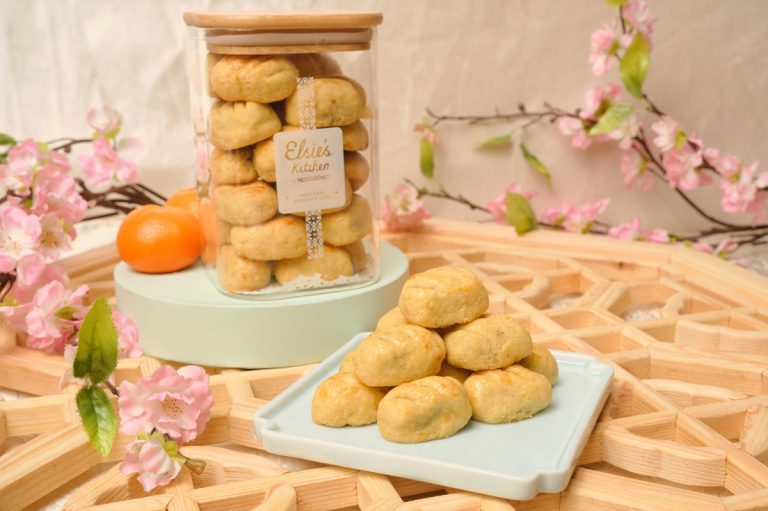 Signature Handmade Pineapple Tarts 22-25 pcs/bottle | Halal Buffet ...